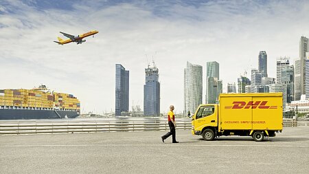 DHL EXPRESS | Express package abroad, online shipping calculation